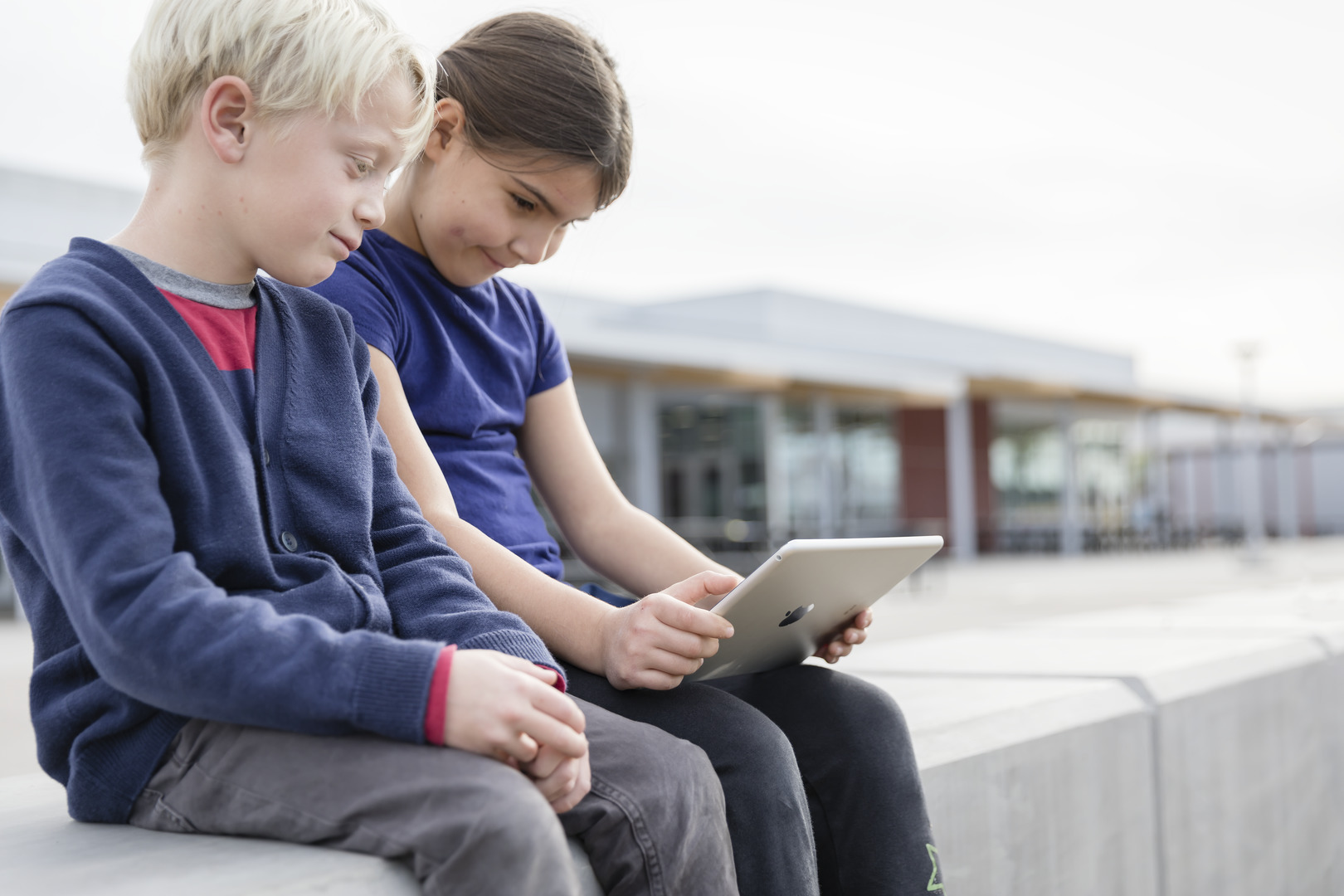 Building Tomorrow's Classrooms: Designing Schools for the Digital Age ...