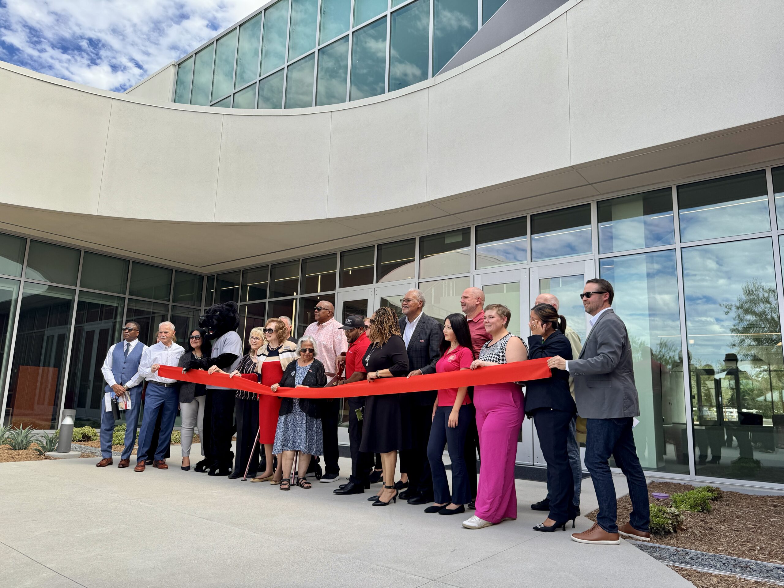 Chaffey College Celebrates New Chino Instructional Building - HMC ...